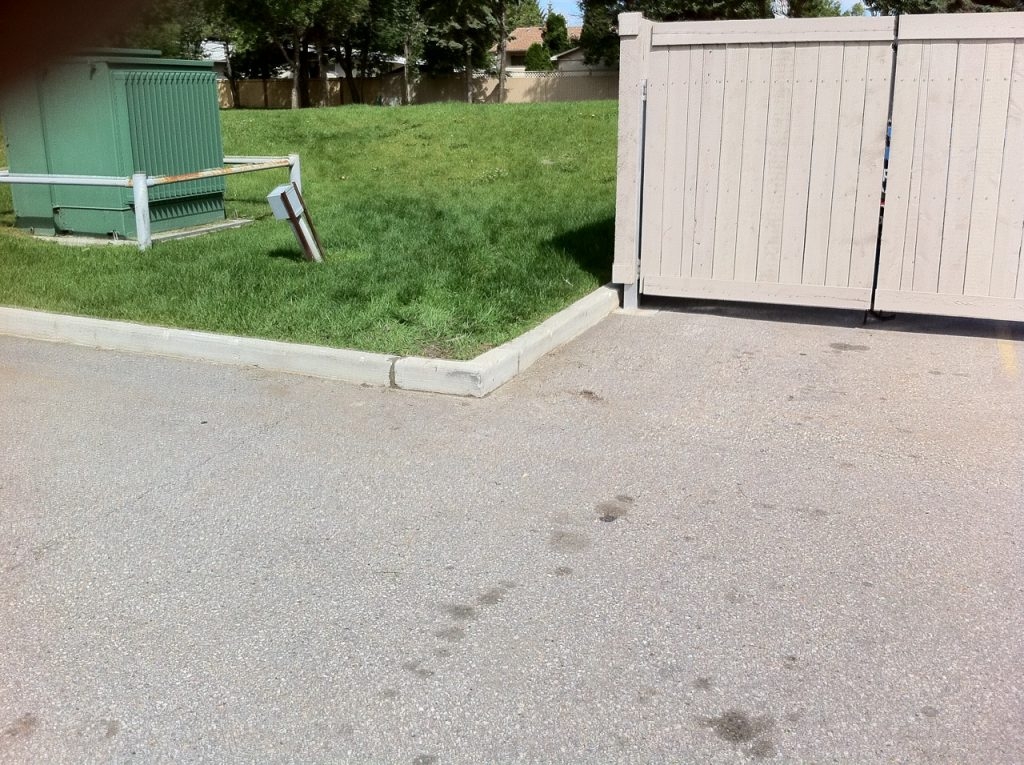 Parking lot curb repairs – Best Curb and Curbify Inc.